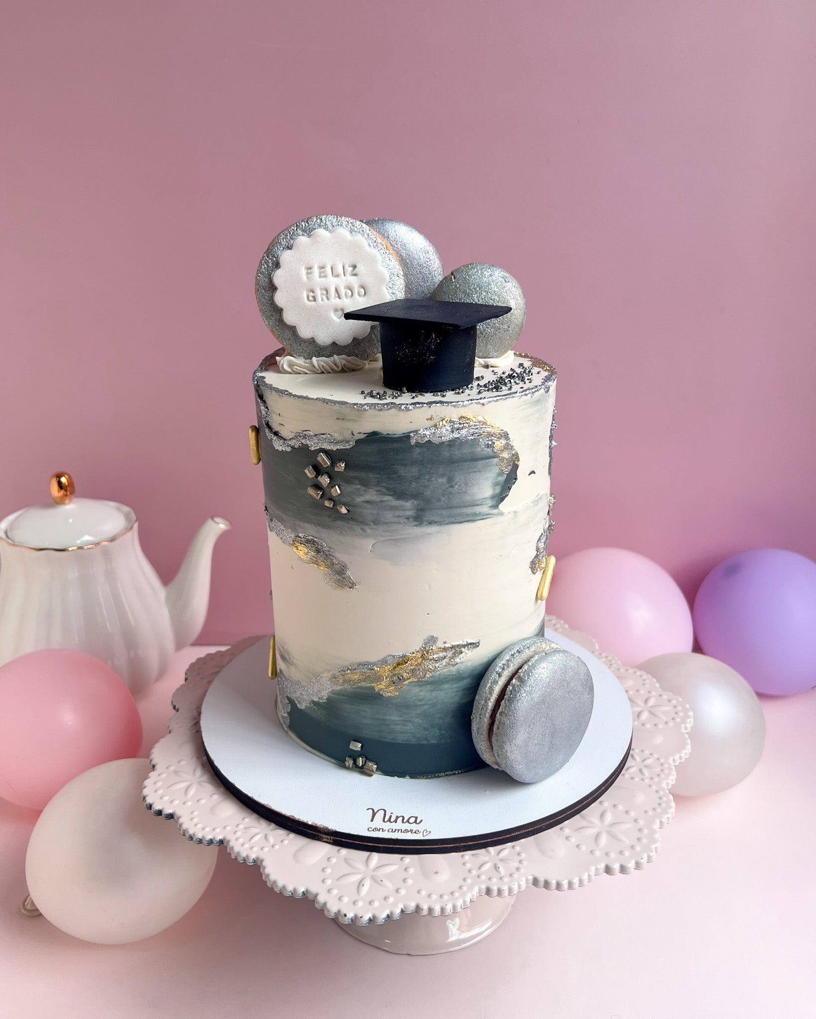 GRADUATION CAKE - Macarons – ninaconamore